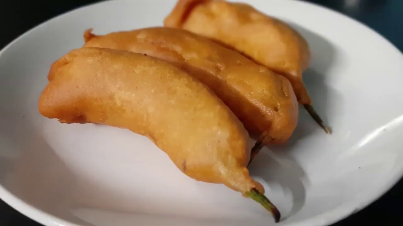 Mirchi | Chili Fried Baji | winter snacks | the spices inside - Chili Chili