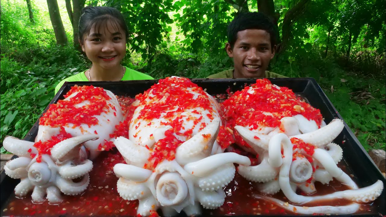 Special Turtle Squid And Chili Dishes Are Delicious In The Forest ...