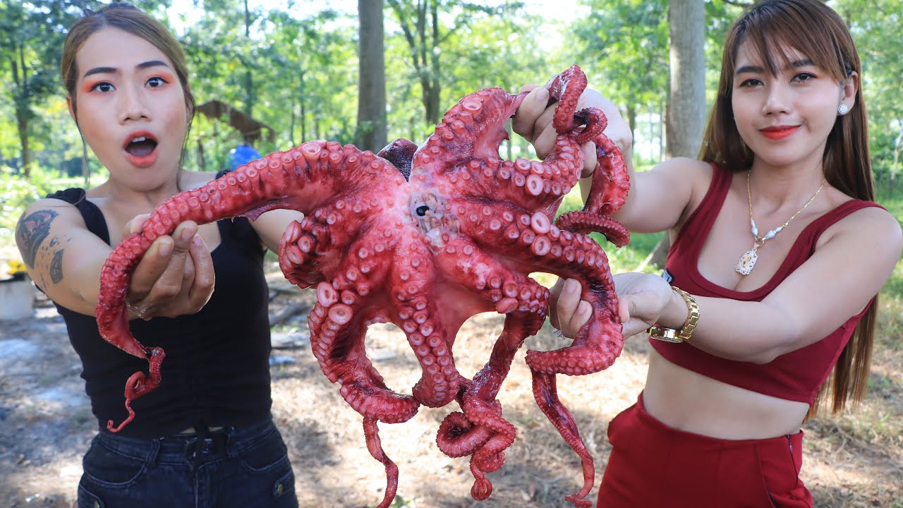 Amazing cooking and eating big octopus with chili sauce recipe - Big ...