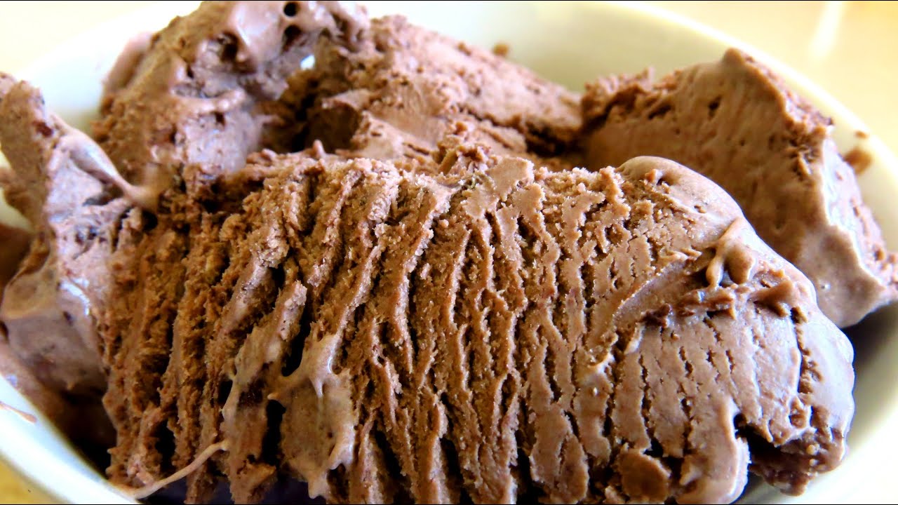 HOW TO MAKE CHOCOLATE CHILI ICE CREAM - Chili Chili