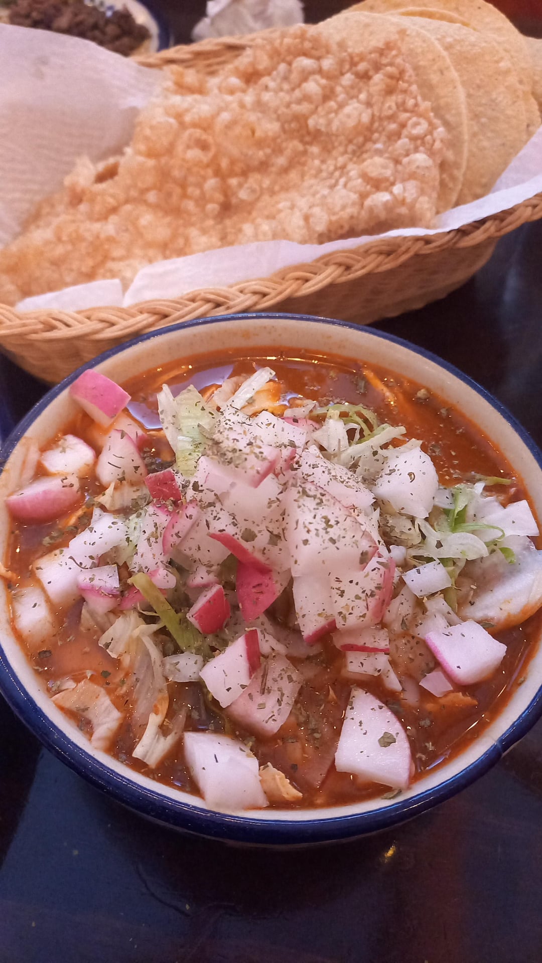 Pozole y tostada de res - Chili Chili