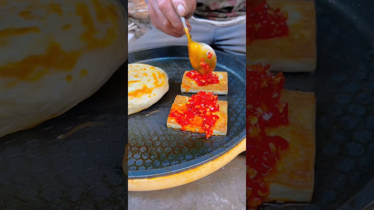 Chinese Burger Pan-fried tofu with slate chili sauce - Chili Chili