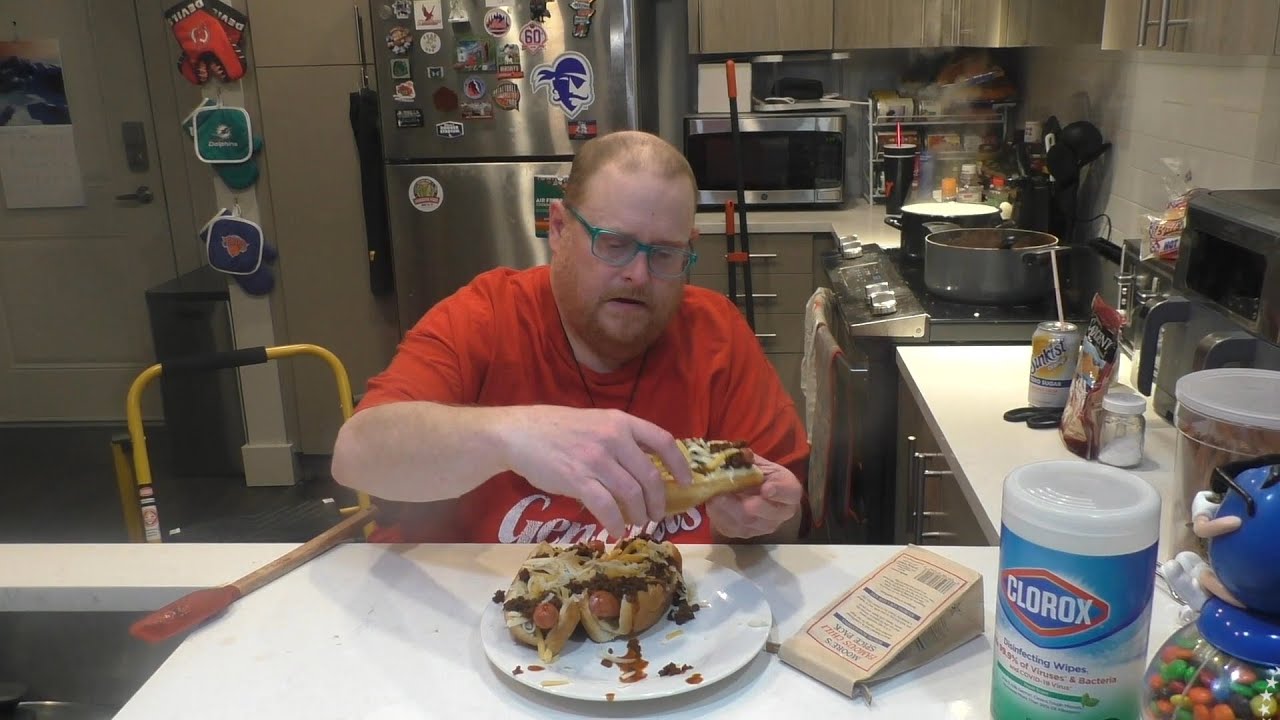 Tank Cooks Chili Dogs - Chili Chili