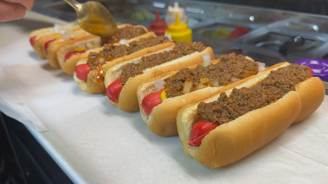 Hometown Eats: Hot Dog House - Chili Chili